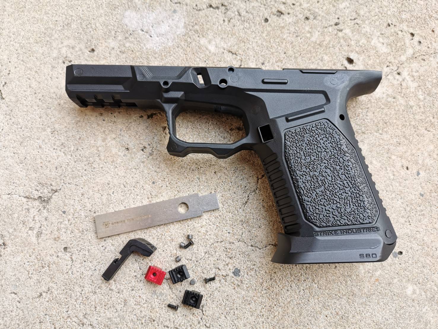 เฟรมล่าง Glock 19 บีบีกัน พร้อมบ่อแม็ก และปุ่มล็อคแม็ค เฟรมล่าง ทรง ...